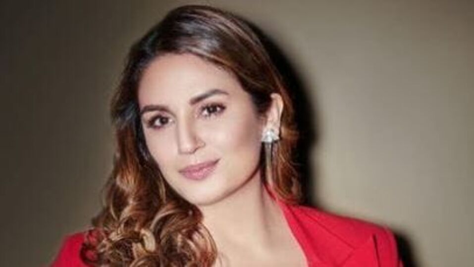 ஹூமா குரேஷியின் வேற லெவல் போட்டோஸ்