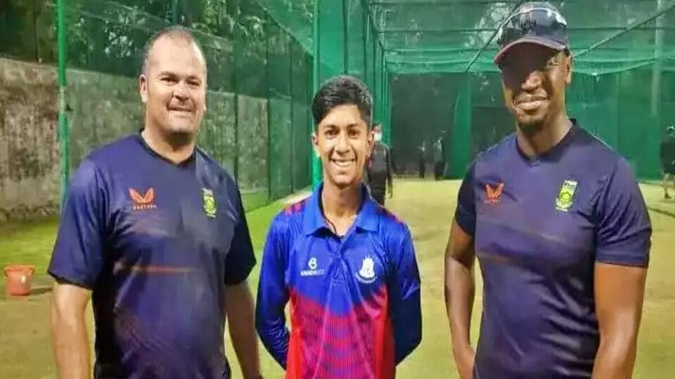 இந்திய ஸ்பின்னர்களை சமாளிக்க 14 வயது பெளலரை ஆயுதமாக்கிய தென் ஆப்பரிக்கா அணி
