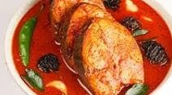 karwar fish curry: சுவையான கார்வார் வஞ்சிரம் மீன் குழம்பு செய்வது ...