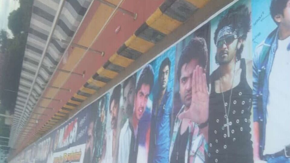 1000 அடியில் பிளக்ஸ் பேனர்.. மதுரையில் மாஸ் காட்டிய சிம்பு ரசிகர்கள்!