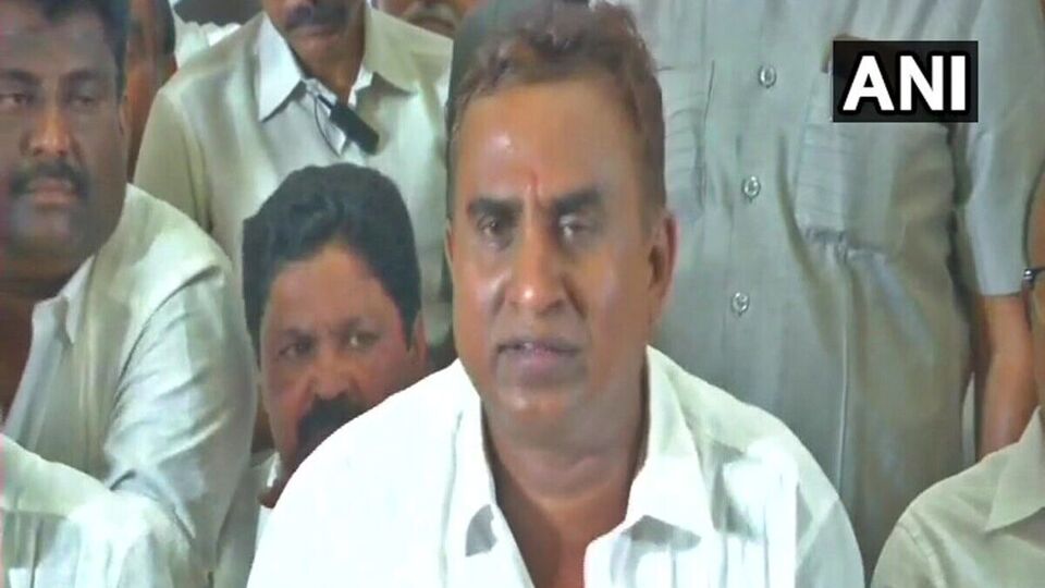 SP Velumani: ஓசி பயணம்.. வழக்கை வாபஸ் பெறாவிட்டால் போராட்டம்: எஸ்.பி ...