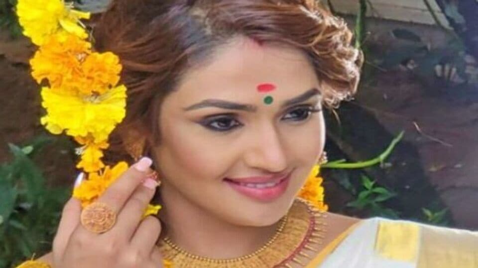 vidya vinu mohan: நடிப்புக்காகவும் தாலியை கழட்ட மாட்டேன் - வித்யா மோகன் ...