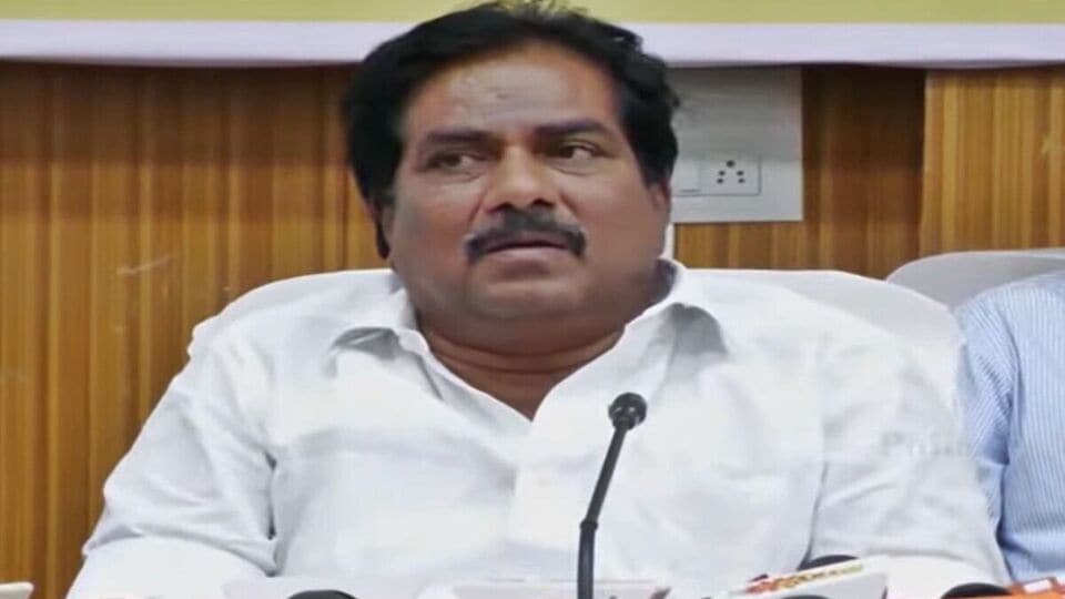 Minister Moorthy: பத்திரப் பதிவு கட்டணம் உயர்த்தப்படாது: உறுதி அளித்த ...