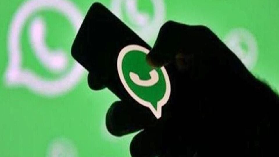WhatsApp DP-க்களை திருடி தவறாக பேஸ்புக்கில் பதிவிட்டு பணம் பறித்த ...
