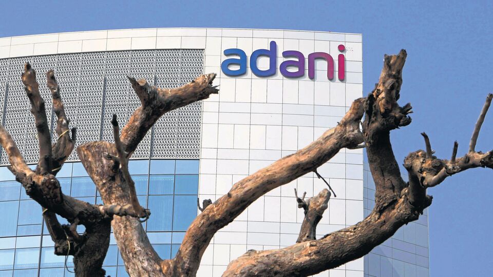 Adani Group: செலவுகளை குறைக்க அதானி குழுமம் முடிவு!