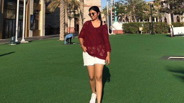 Raveena Ravi: வித விதமான லுக்கில் அசத்தும் நடிகை ரவீணா ரவி - வைரல் ...