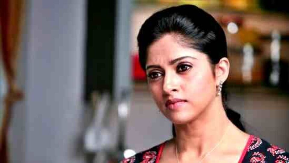 Actress Nadhiya: நடிகை நதியா வீடியோ - ரகசியம் வெளியானது!