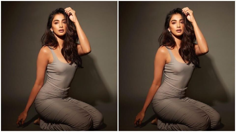 Pooja Hegde: கிரே கலர் bodycon dress-இல் போட்டோஸ் வெளியிட்ட நடிகை பூஜா ஹெக்டே!-actress pooja ...