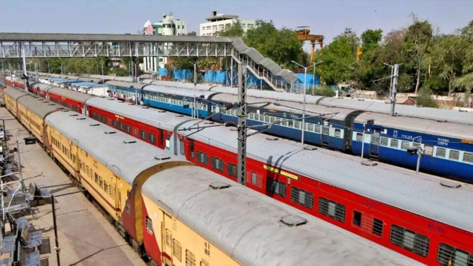 10 நாளுக்கு மட்டும் மதுரை - குஜராத் இடையே சிறப்பு ரயில்!தெற்கு ரயில்வே ...