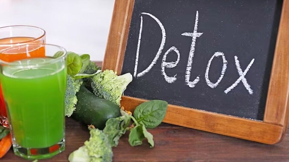 Detox Diet Plan: உடலில் உள்ள நச்சுக்களை வெளியேற்ற உதவும் சிறந்த டயட் பிளான்