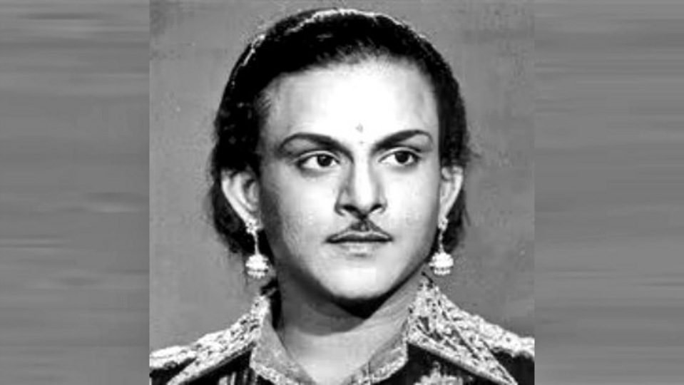 HBD T.R. Mahalingam: சில்லென்று பூத்த சிறு நெறுஞ்சி காட்டினிலே - நின்று ...
