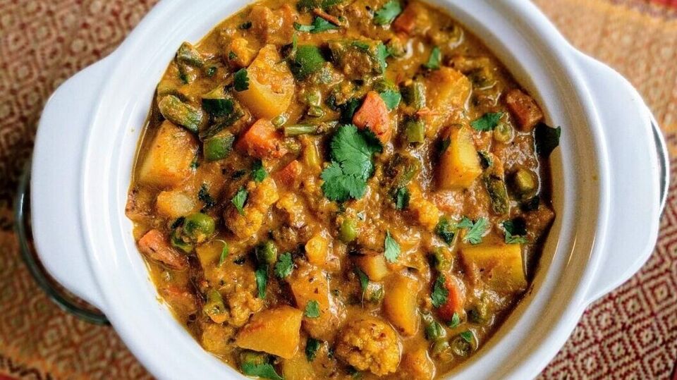 Navarathna Gravy/Multi Veg Kuruma : ஆரோக்கியம் நிறைந்த நவரத்ன குருமா ...