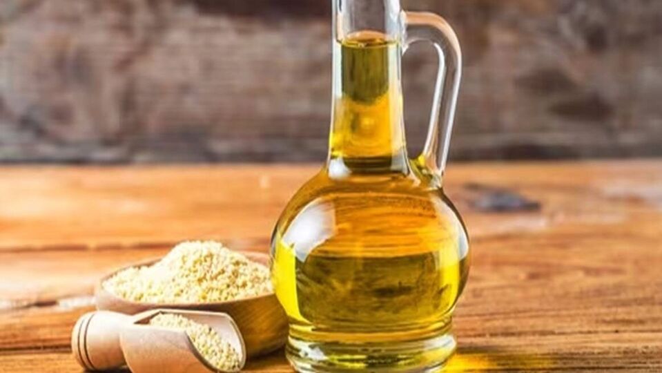 Health Tips: உடலில் கொழுப்பு சேர விடாமல் தடுக்கும் நல்லெண்ணெய்!