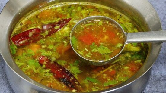 Poricha Rasam : மழைக்கு இதமானது! வித்யாசமான பொரிச்ச ரசம் செய்வது எப்படி?