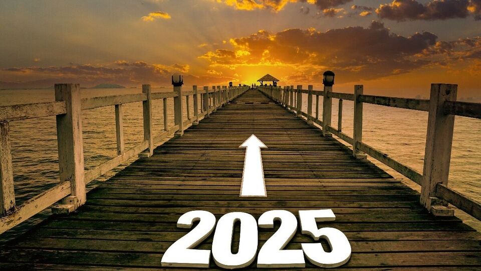 Happy New Year 2025 : புத்தாண்டு தினத்தில் நீங்க ஹேப்பியா இருக்க ...