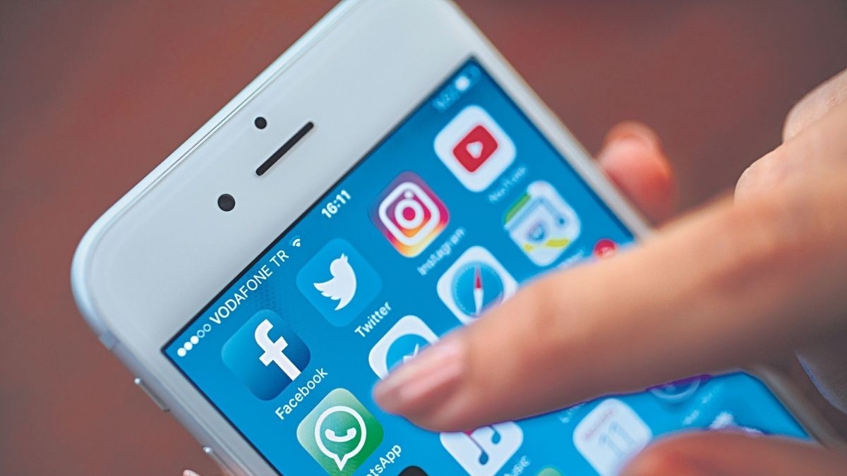 How to make customised WhatsApp Stickers | Photos (HT Tech)