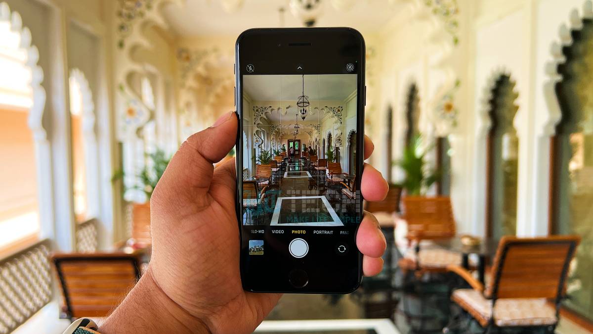 Apple iPhone SE 3rd Gen Review: Surprise Edition! | Mobile Reviews Apple iPhone SE 3rd Gen Review: Surprise Edition! | Mobile Reviews