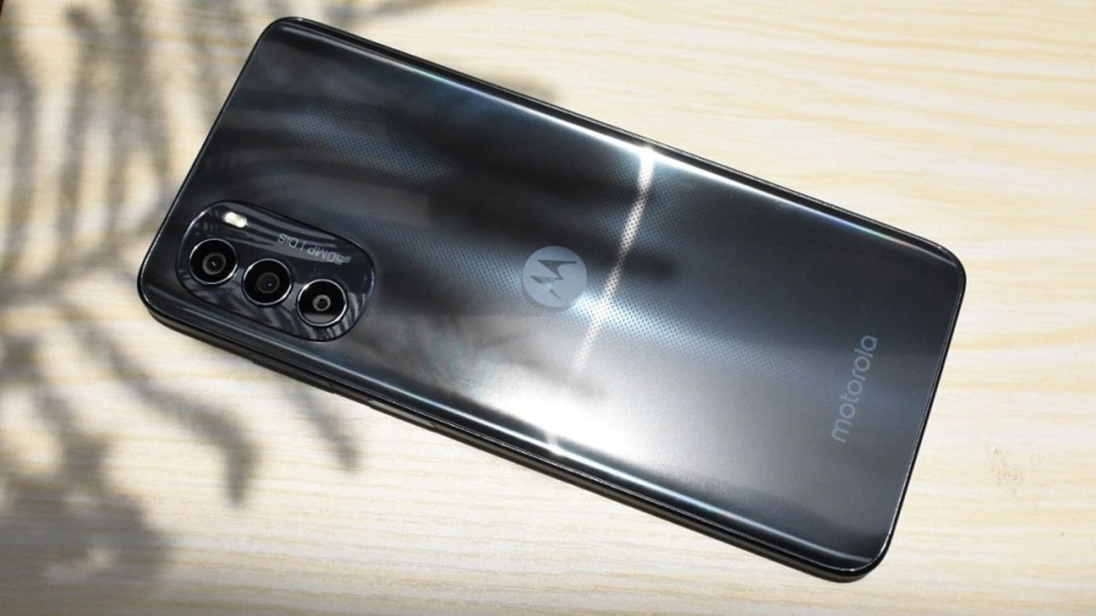 Moto G82 5G first impressions: Great display, but what about the rest ...