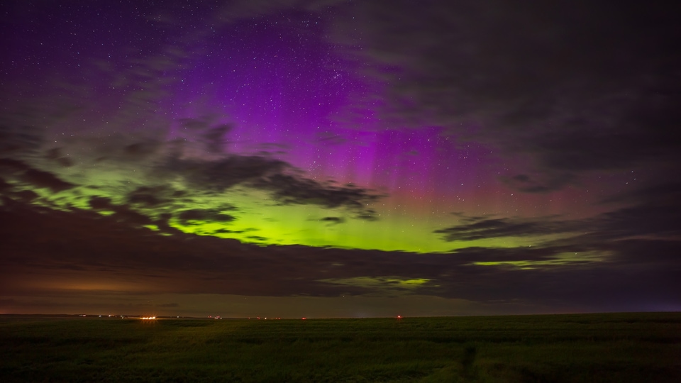 Menacing Geomagnetic Storm to hit Earth tomorrow as Sun unleashes ...