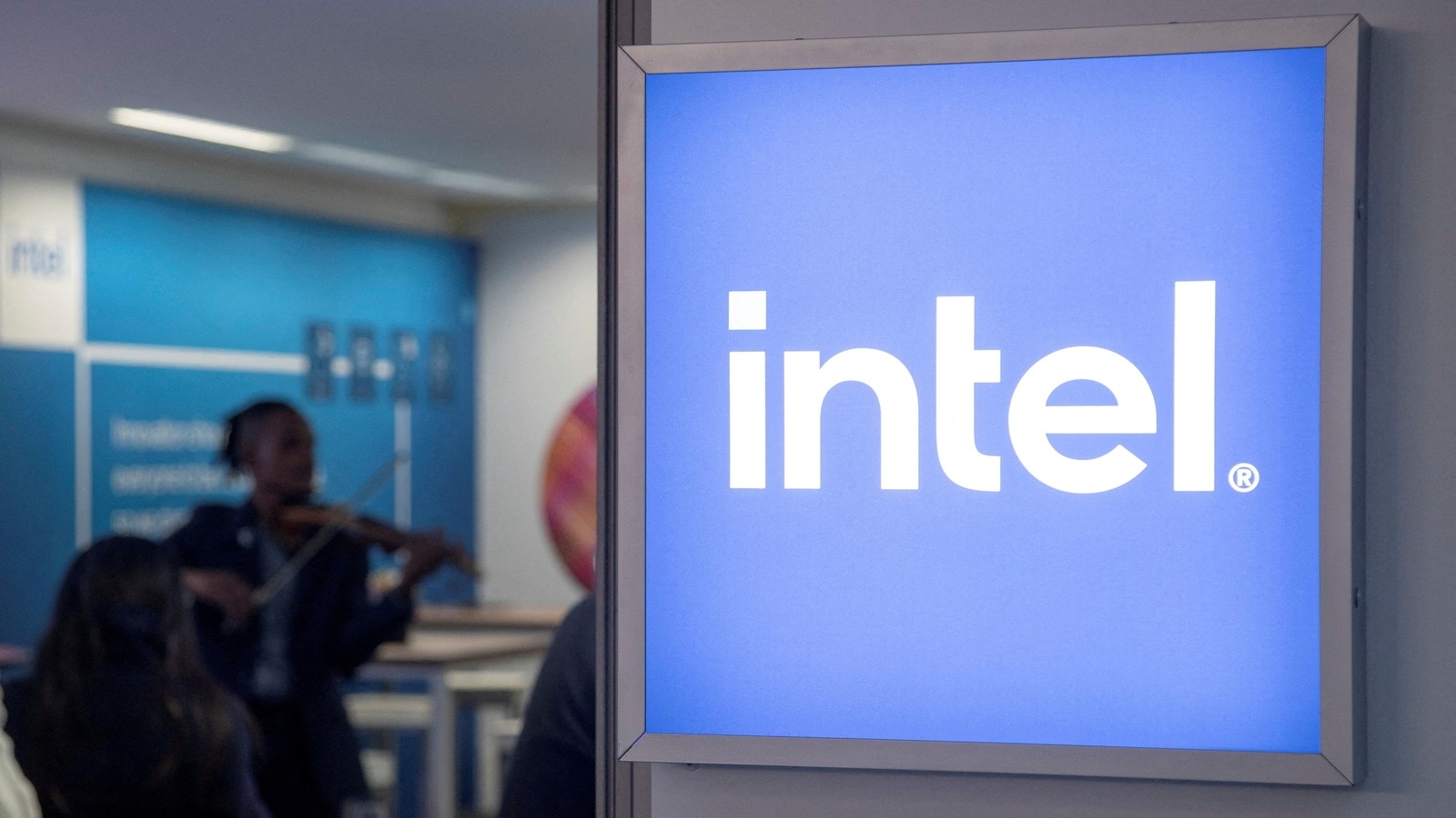Thousands of Intel employees set to lose jobs | Tech News (HT Tech)