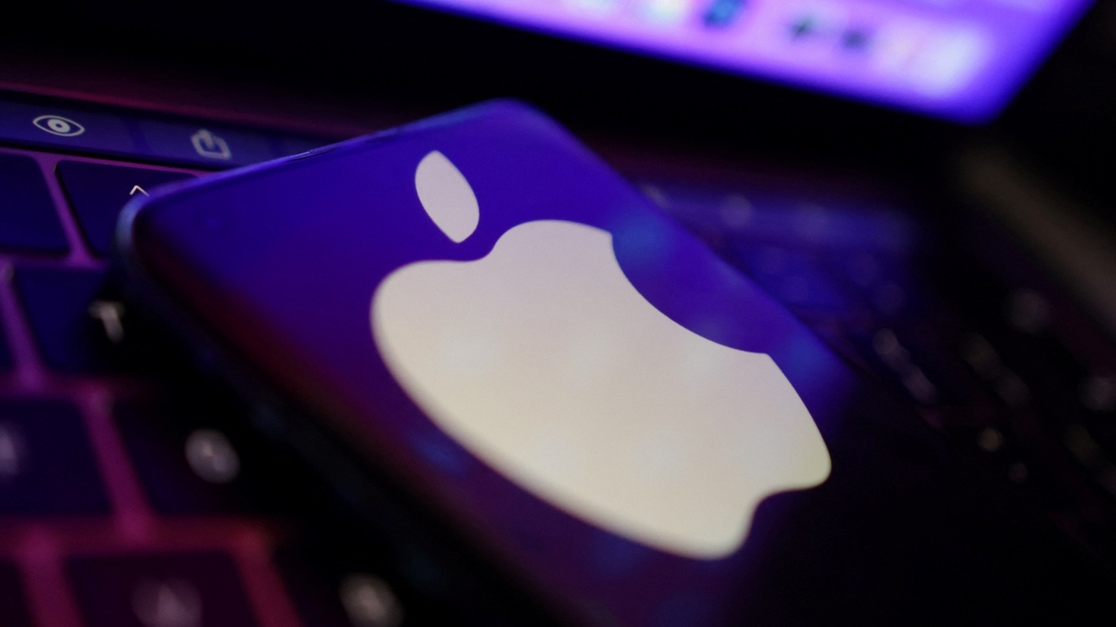 Big Move! Apple Will Roll Out iPhone USB-C Charger | Tech News (HT Tech)