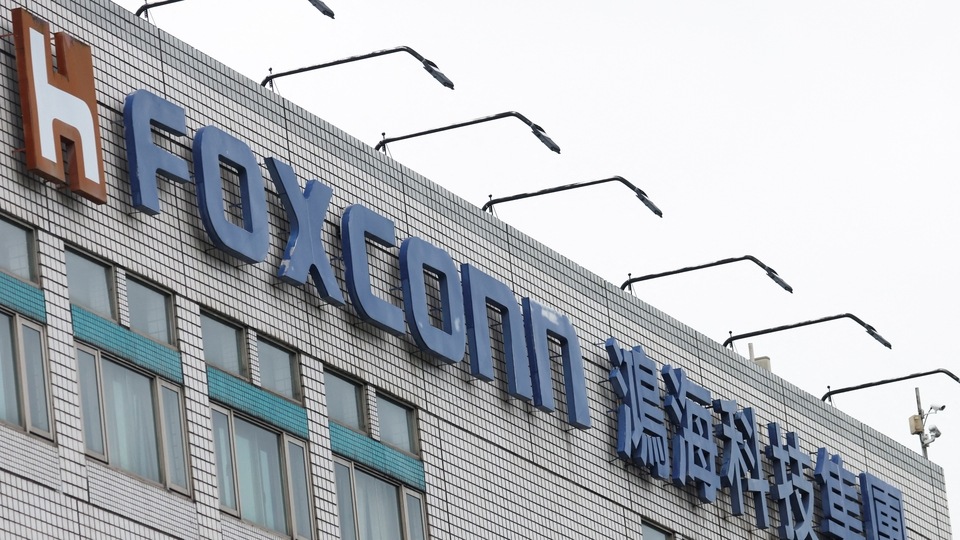 iPhone-Maker Foxconn Slams ‘Malicious’ Video of Staff Deaths as Outcry ...