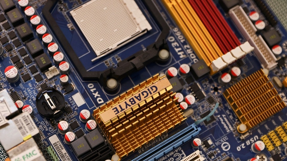 Chip Delivery Times Shrank Rapidly in October as Supply Crunch Subsides ...