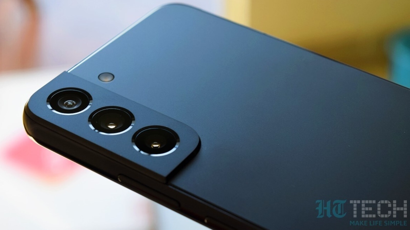 Black Friday Sale Live! Samsung Galaxy S22 price falls from $799 to ...