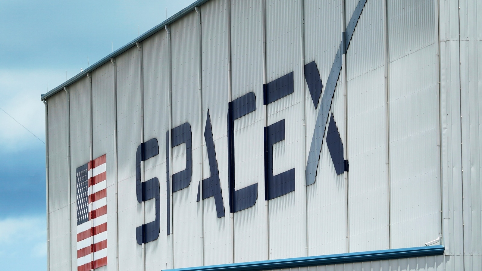 Former SpaceX Employee Alleges Age Discrimination in Complaint | Tech ...