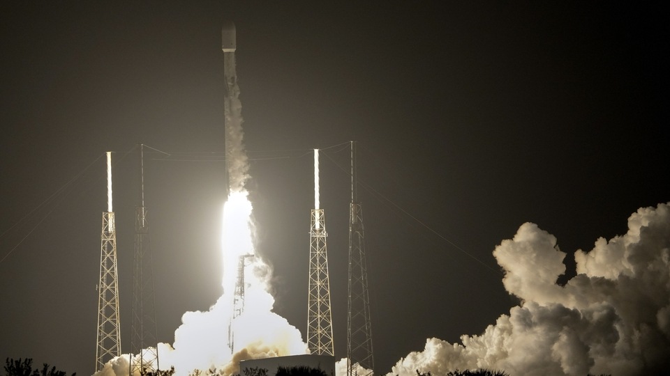 Japan's ispace launches commercial moon lander, in potential world ...