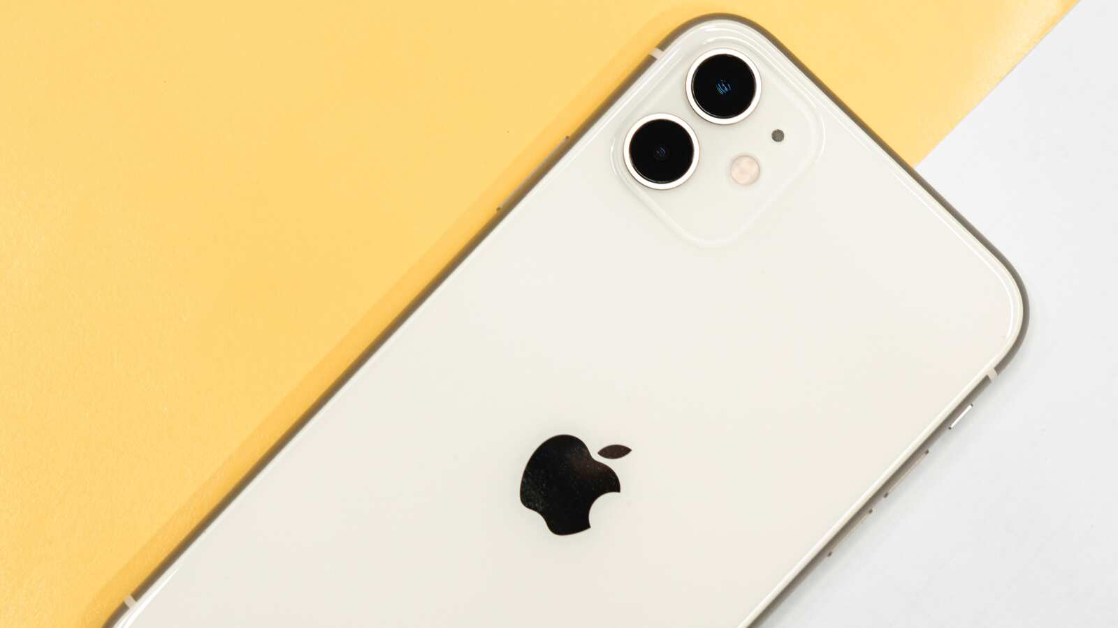 Get this iPhone 11 deal and save a whopping 34151; it will get latest ...