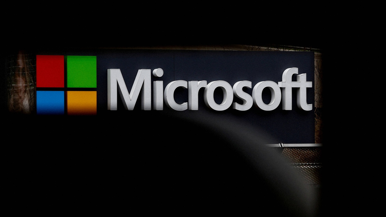 Microsoft To Offer AI Powered Customer Service For Blind Users Tech News