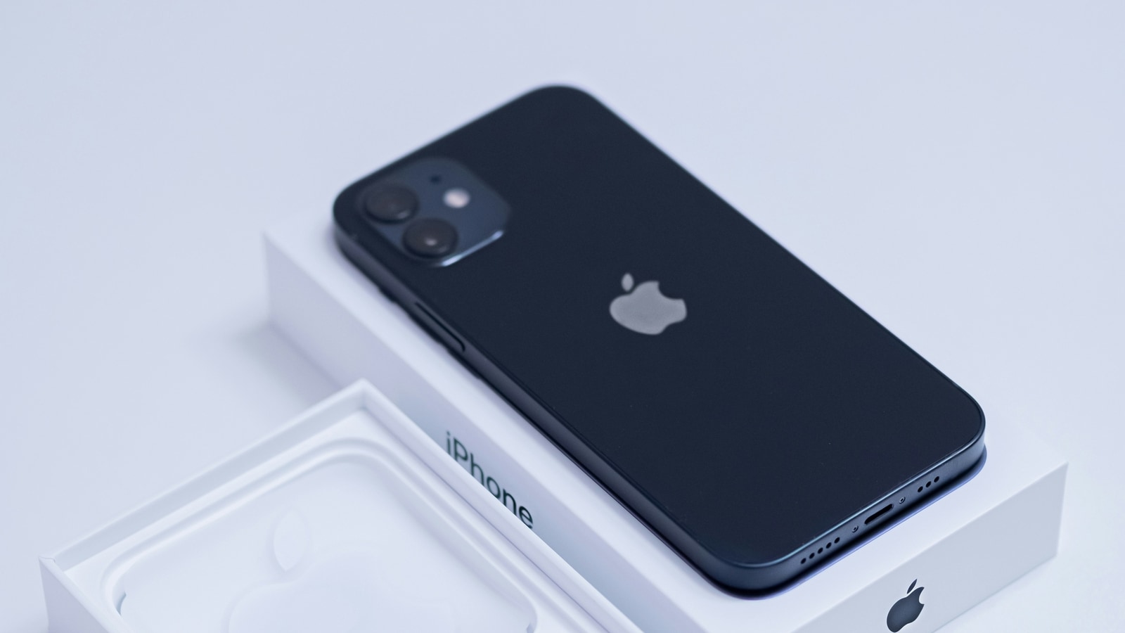 iPhone 12 is available at ₹39,990 on Flipkart- Check discounts, offer price