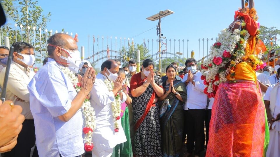 సమ్మక్క సారలమ్మ మహా జాతర ఫిబ్రవరి 18 నుంచి.. -ministers review on ...