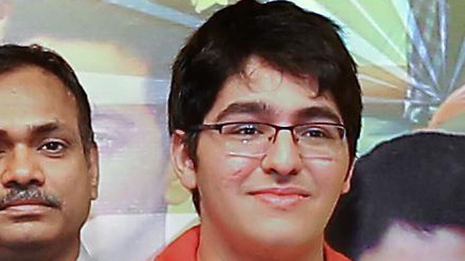 `వ‌రల్డ్‌ టాప్ కోడ‌ర్` మ‌న ఇండియ‌నే!-indian student wins world coding ...