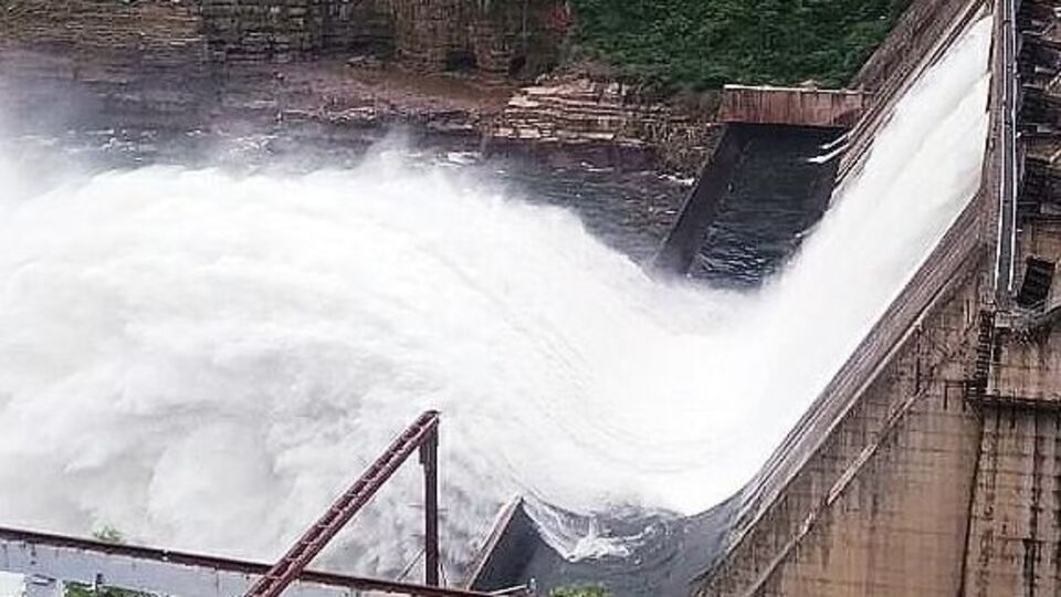 Srisailam Project: శ్రీశైలం ప్రాజెక్టు నుంచి నీటి విడుదల-water released ...