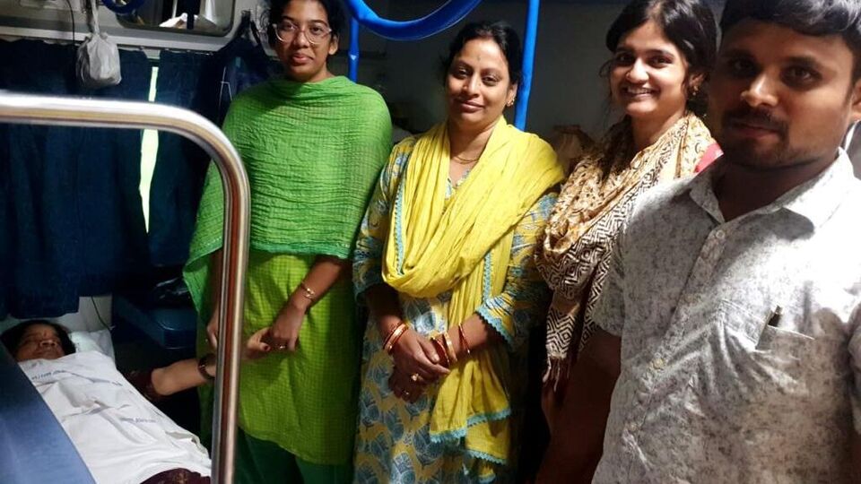 Birth to Baby in Train: రైలులో పురిటినొప్పులు... పురుడు పోసిన వైద్య ...