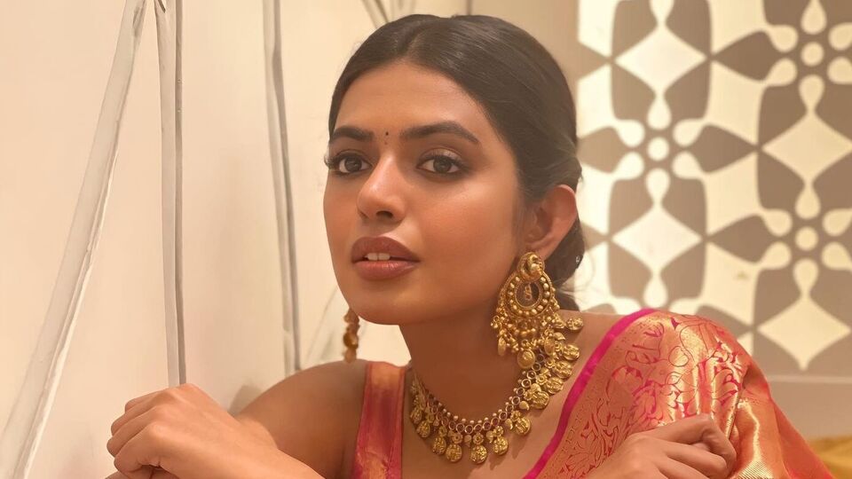Shivani Rajashekar In Saree : చీర‌లో క్యూట్ లుక్స్‌తో మాయ‌చేస్తోన్న ...
