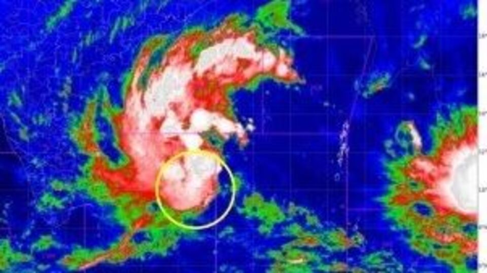AP SDMA Weather Alert బంగాళా ఖాతంలో కొనసాగుతున్న వాయుగుండం….-ap sdma ...