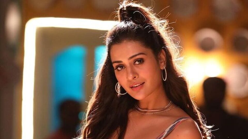 Payal Rajput Hot Photos: పొట్టి డ్రెస్‌లో పాయ‌ల్ రాజ్‌పుత్ అందాల విందు ...