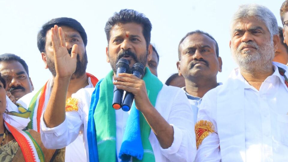 Revanth Reddy : లిక్కర్ స్కాంలో ఉన్న వారిని జైల్లో పెట్టాలి-revanth reddy comments on cm kcr ...