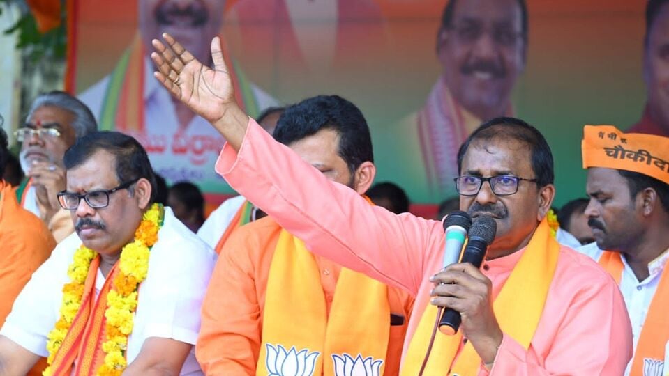 Somu Veerraju On Jagan : సీఎం జగన్ పై సోము పైర్.. అభివృద్ధి ఎక్కడని నిలదీత !-ap bjp president ...