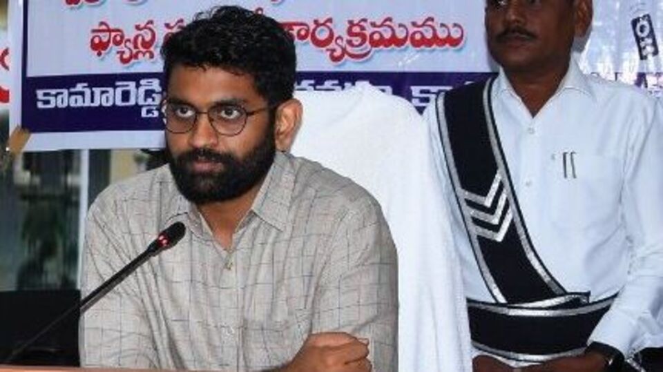 Kamareddy Collector : రైతులని తప్పుదోవ పట్టిస్తున్నారు.. భూములు ...