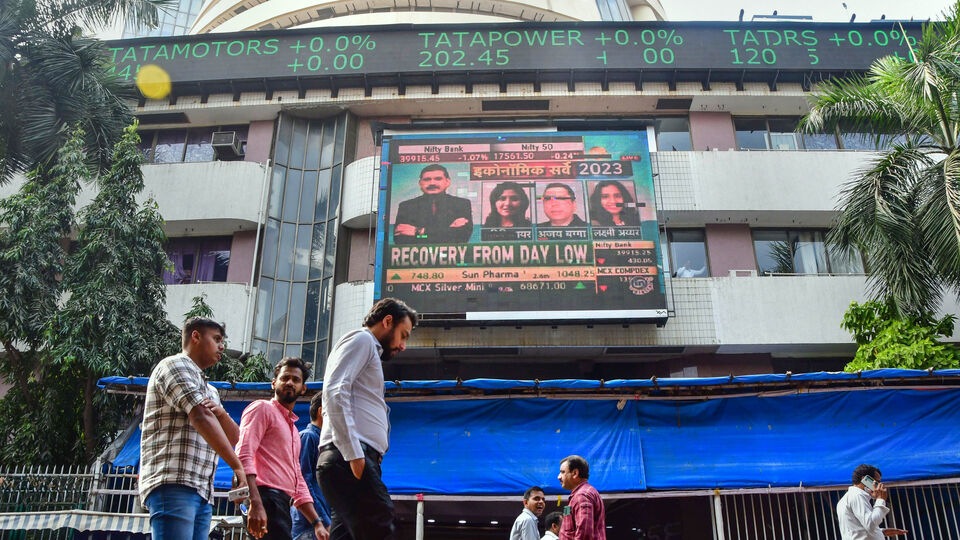 Stock market news today : లాభాల్లో స్టాక్ మార్కెట్ లు.. నిఫ్టీ 65 ...