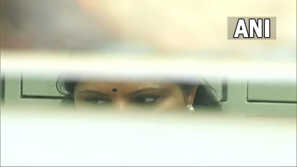 ED questioning MLC Kavitha: ఈడీ ఆఫీసులో కవిత.. బీఆర్ఎస్ శ్రేణుల్లో టెన్షన్-brs mlc k kavitha ...