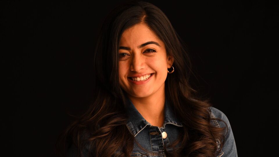 Rashmika Mandanna Birthday: ఐ లవ్ యూ.. బర్త్ డేనాడు ఫ్యాన్స్కు రష్మిక ... Rashmika Mandanna Birthday: ఐ లవ్ యూ.. బర్త్ డేనాడు ఫ్యాన్స్కు రష్మిక ...