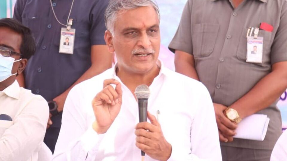 Harish Rao: మీటర్లు పెట్టలేదని కక్షసాధిస్తున్నారన్న హరీష్ రావు-war of ...