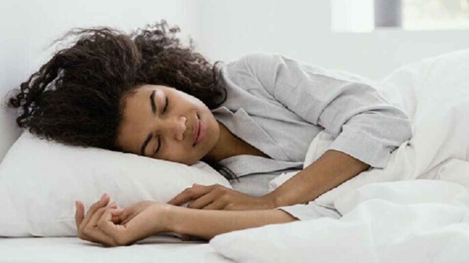 Sleeping Positions | నిద్రించేటపుడు దిండును ఇలా సరిచేసుకుంటే ...