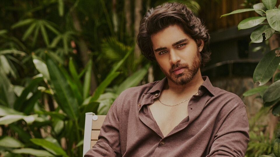 Roshan Meka: పాన్ ఇండియా రేంజ్‍కు శ్రీకాంత్ తనయుడు రోషన్.. ఆ భారీ ...