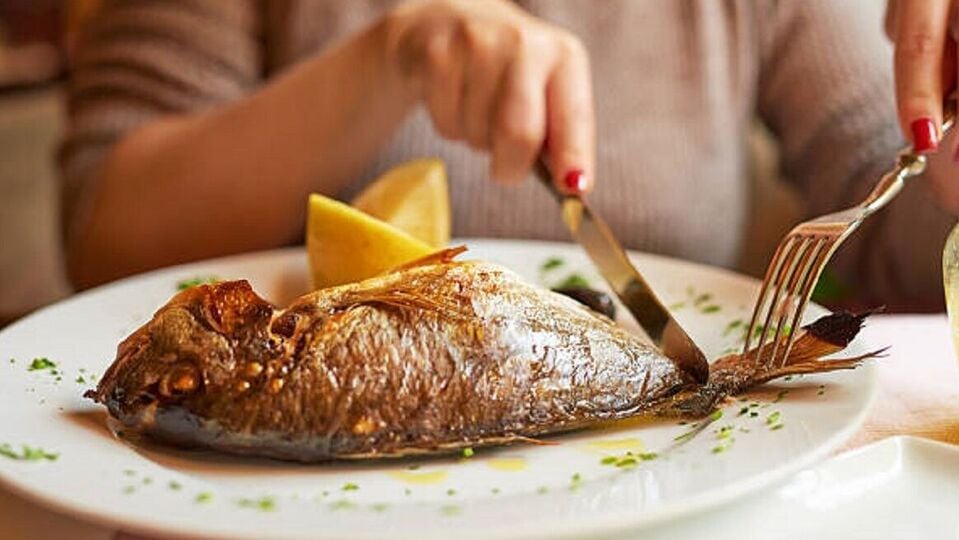 Risks of Eating Fish। చేపలకూర అంటే ఇష్టమా? అతిగా తింటే మాత్రం మీ ...